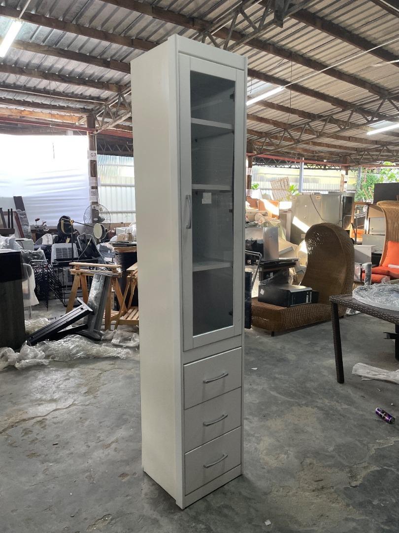 Tall Wooden Display Cabinet with Glass View / Kabinet Paparan Kayu ...