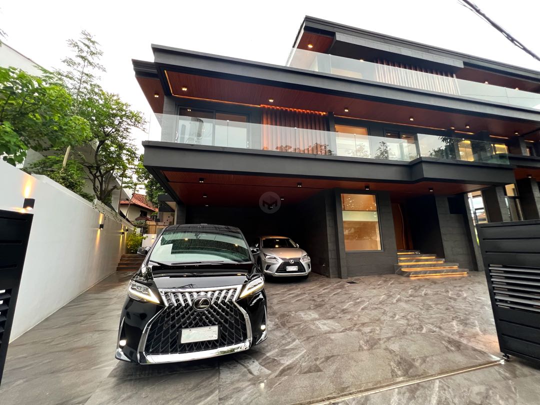 The Krimzon Heim - Avante Garde Ayala Alabang House for sale, Property ...