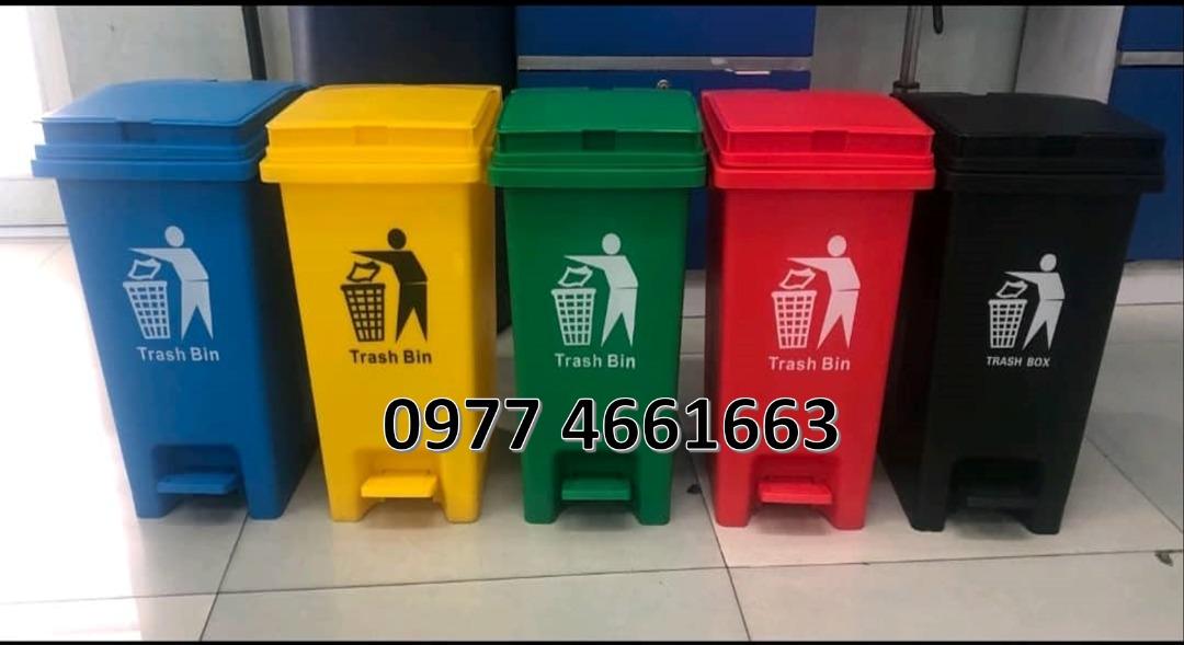 trash bin with foot pedal 35, Furniture & Home Living, Cleaning ...