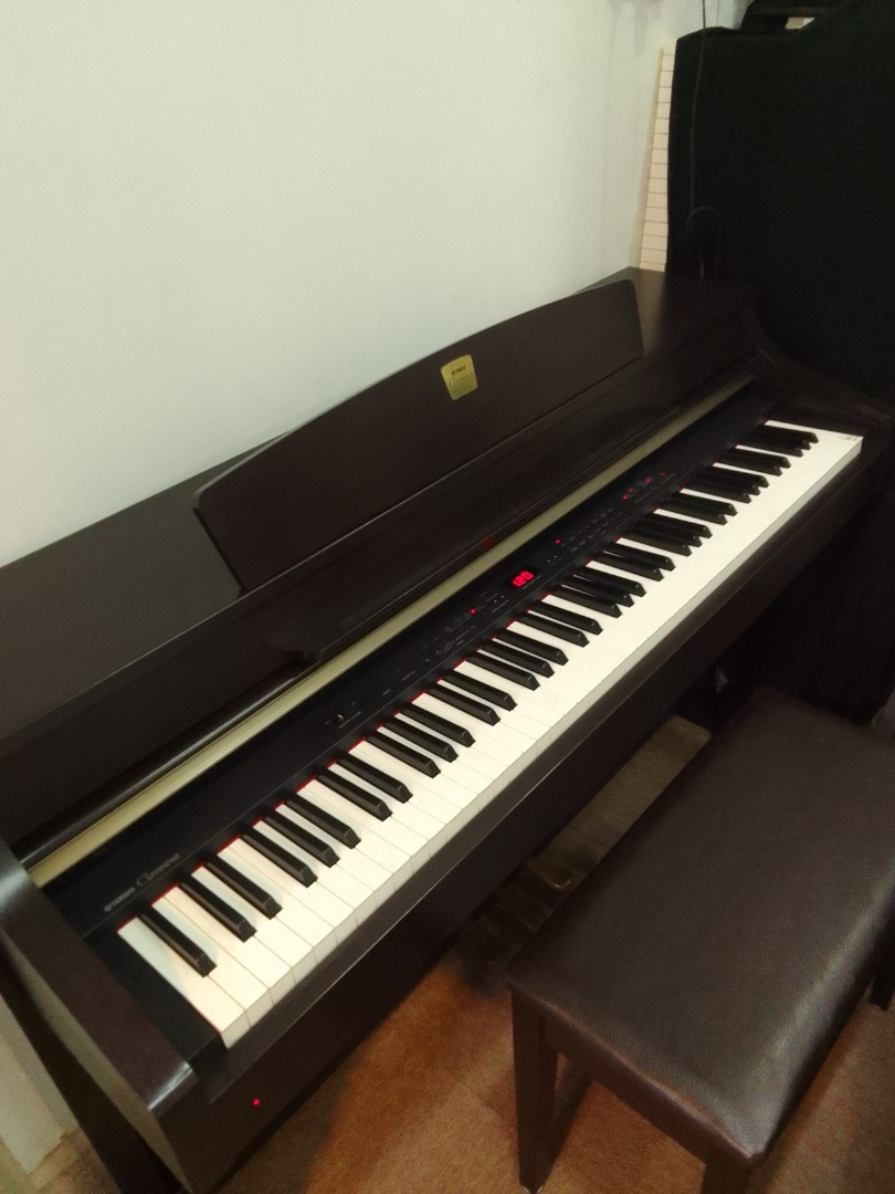 Yamaha CLP330 clavinova digital piano, Hobbies & Toys, Music & Media, Musical Instruments on ...