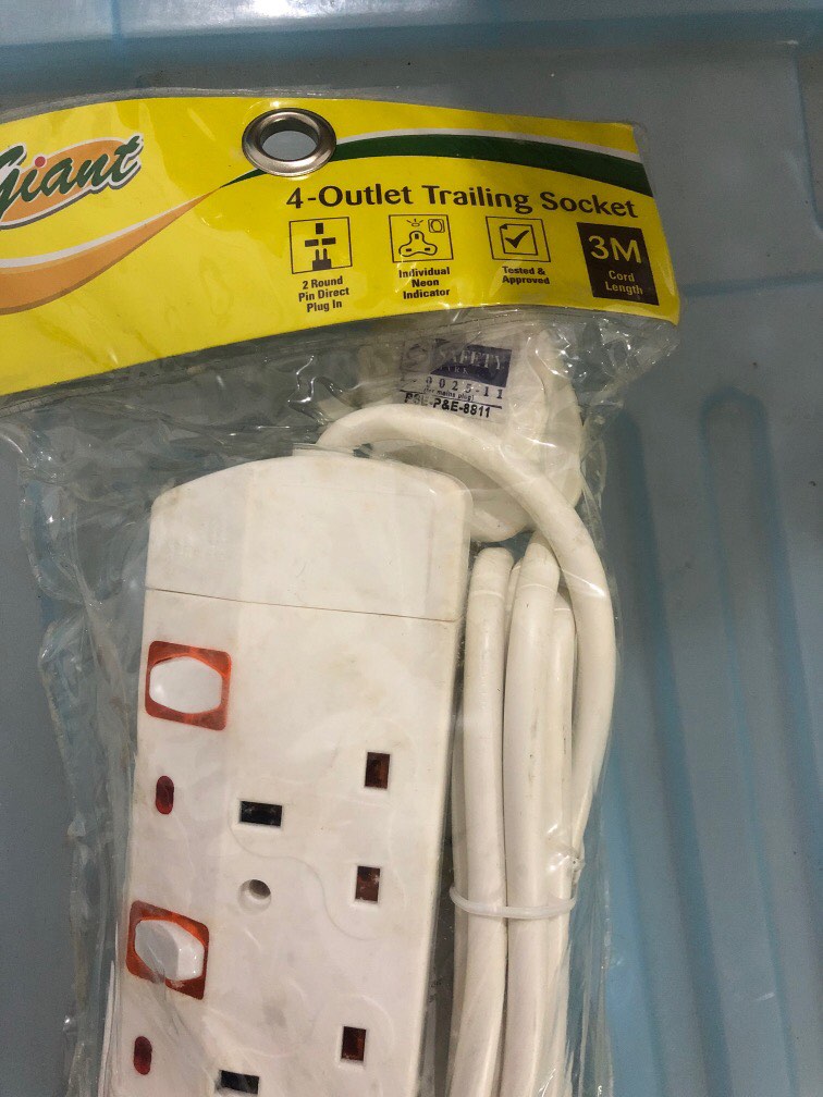 4 outlet trailing socket, Computers & Tech, Parts & Accessories, Cables ...