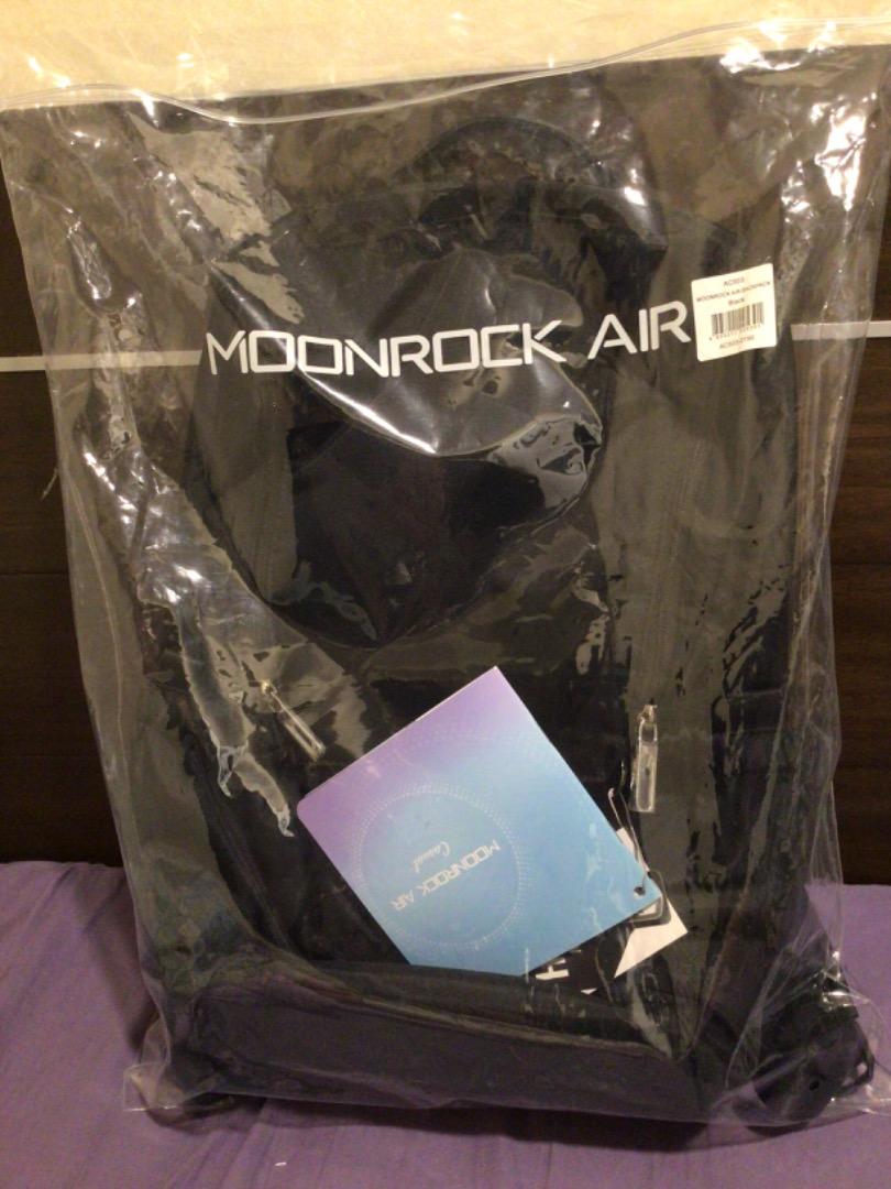 全新 正版 MoonRock Air 黑色背包 書包, 男裝, 袋, 背包 - Carousell