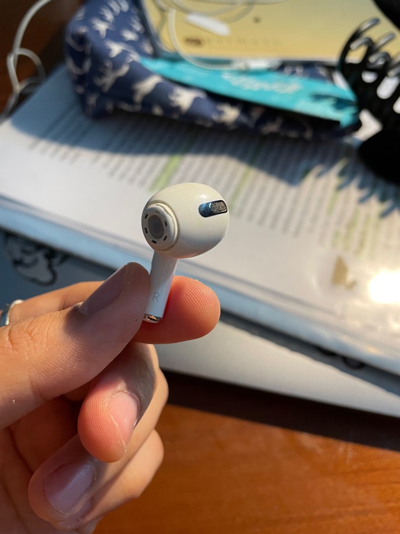 airpod pro right side, Mobile Phones & Gadgets, Mobile & Gadget ...