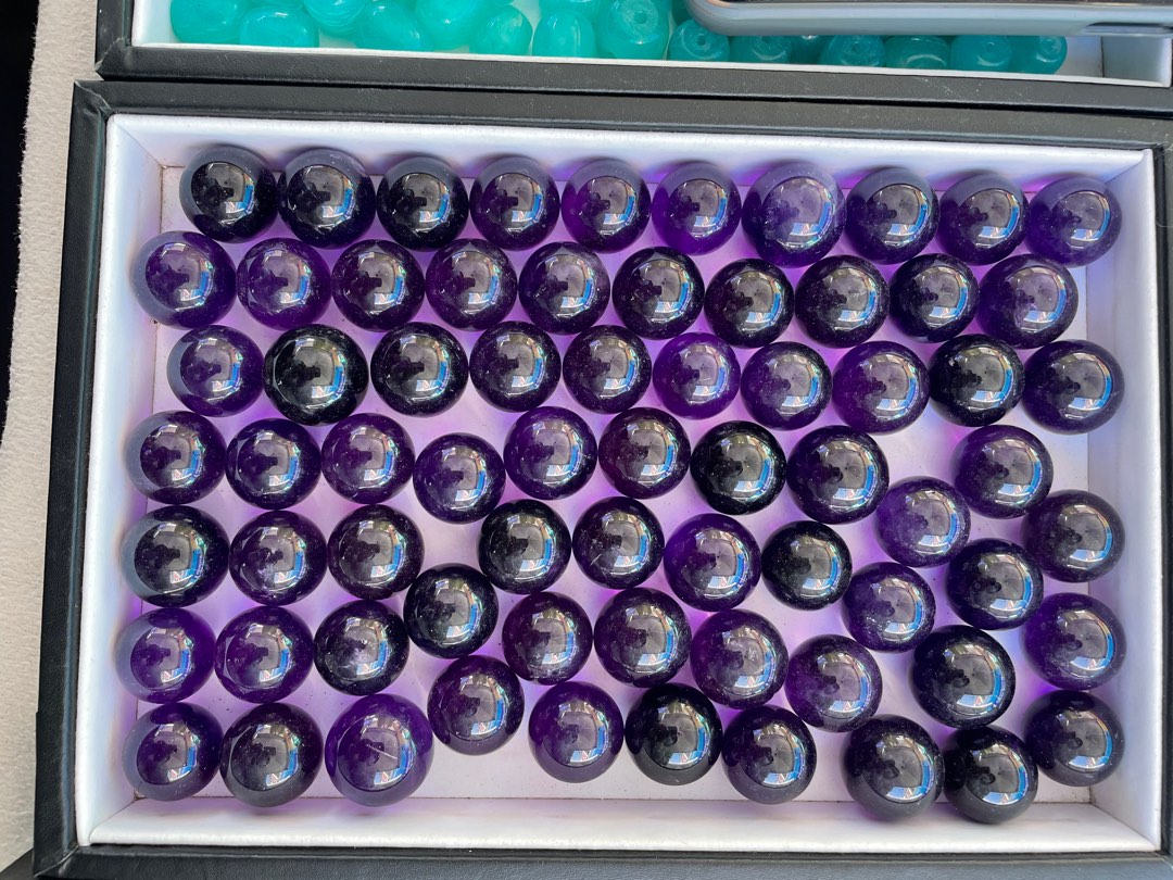 Amethysts mini spheres, Women's Fashion, Jewelry & Organisers, Precious ...
