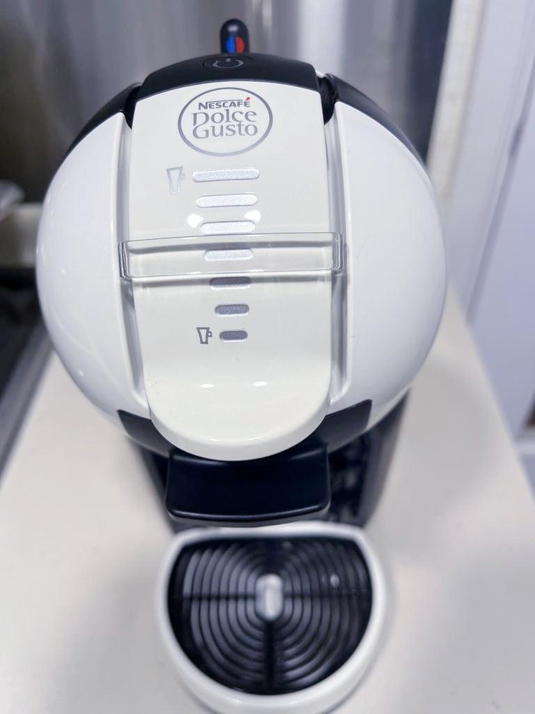 DOLCE GUSTO MINI ME 膠囊咖啡機 Coffee Machine, 家庭電器, 廚房電器, 咖啡機及咖啡壺 - Carousell