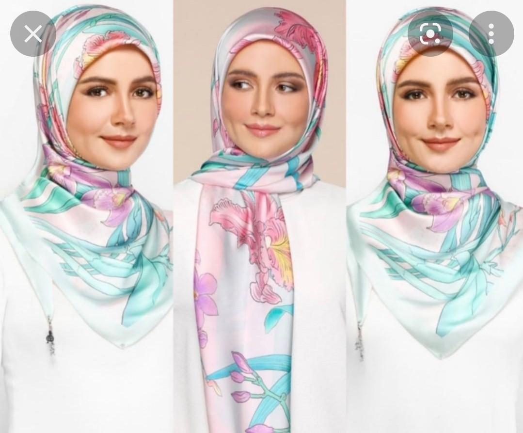 Duck Printed Shawls and Square, Women's Fashion, Muslimah Fashion ...