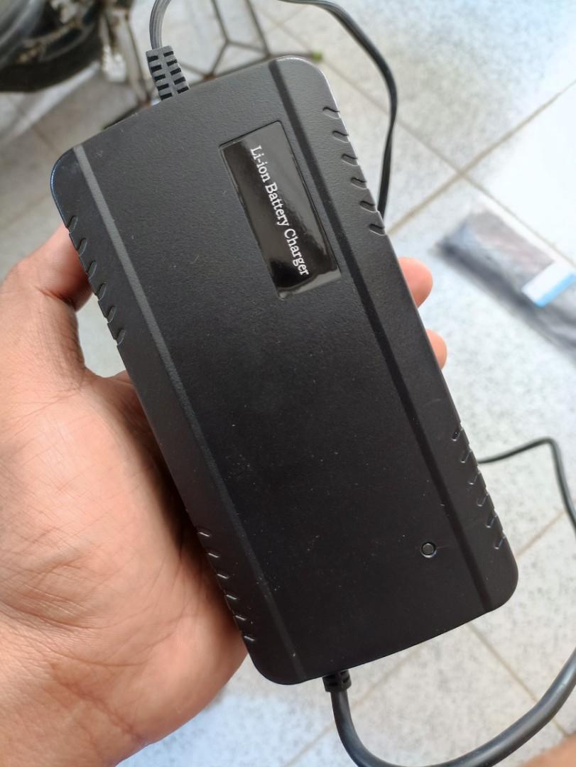 Fiido M1 pro charger 48v and 2.0a, Motorbikes, Motorbike Parts ...