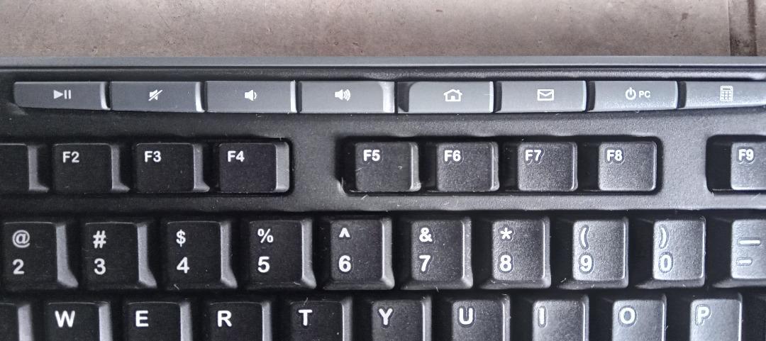 Logitech Wireless Mouseandkeyboard Combo Computers And Tech Parts