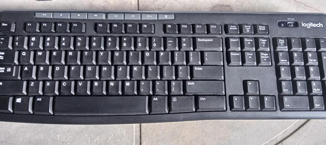 Logitech Wireless Mouseandkeyboard Combo Computers And Tech Parts And Accessories Computer Keyboard