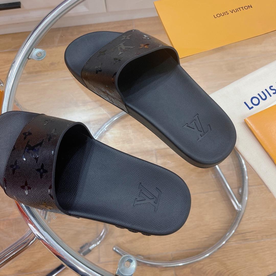 Louis Vuitton slides, Women's Fashion, Footwear, Sandals on Carousell