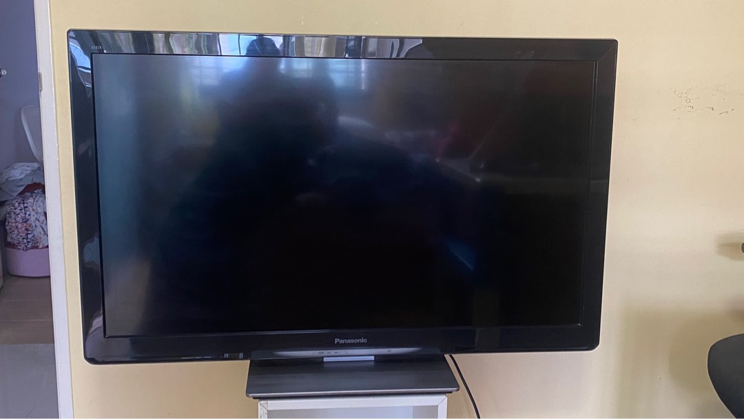 Panasonic Viera 40 inch LCD, TV & Home Appliances, TV & Entertainment ...