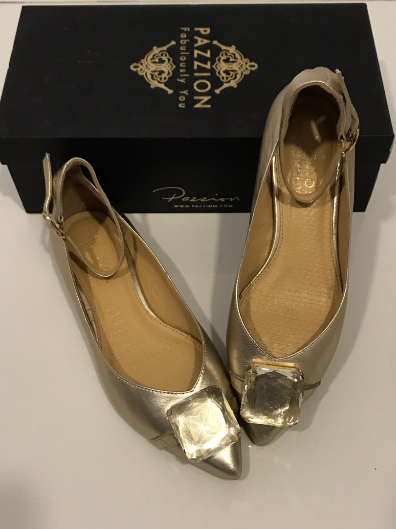 Pazzion Flats (Light Use), Women's Fashion, Footwear, Flats on Carousell