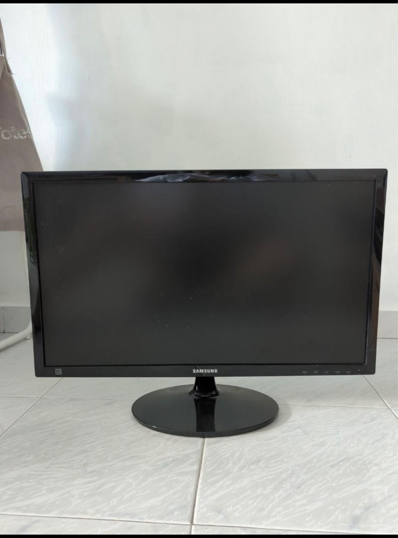 Samsung 24 inch monitor, Computers & Tech, Parts & Accessories, Monitor ...