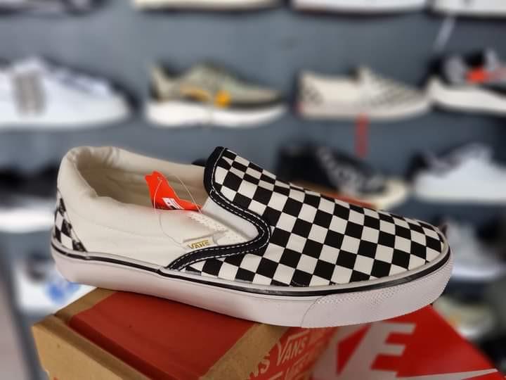 Vanz, Men's Fashion, Footwear, Sneakers on Carousell