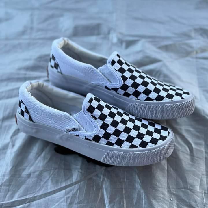 Vanz, Men's Fashion, Footwear, Sneakers on Carousell