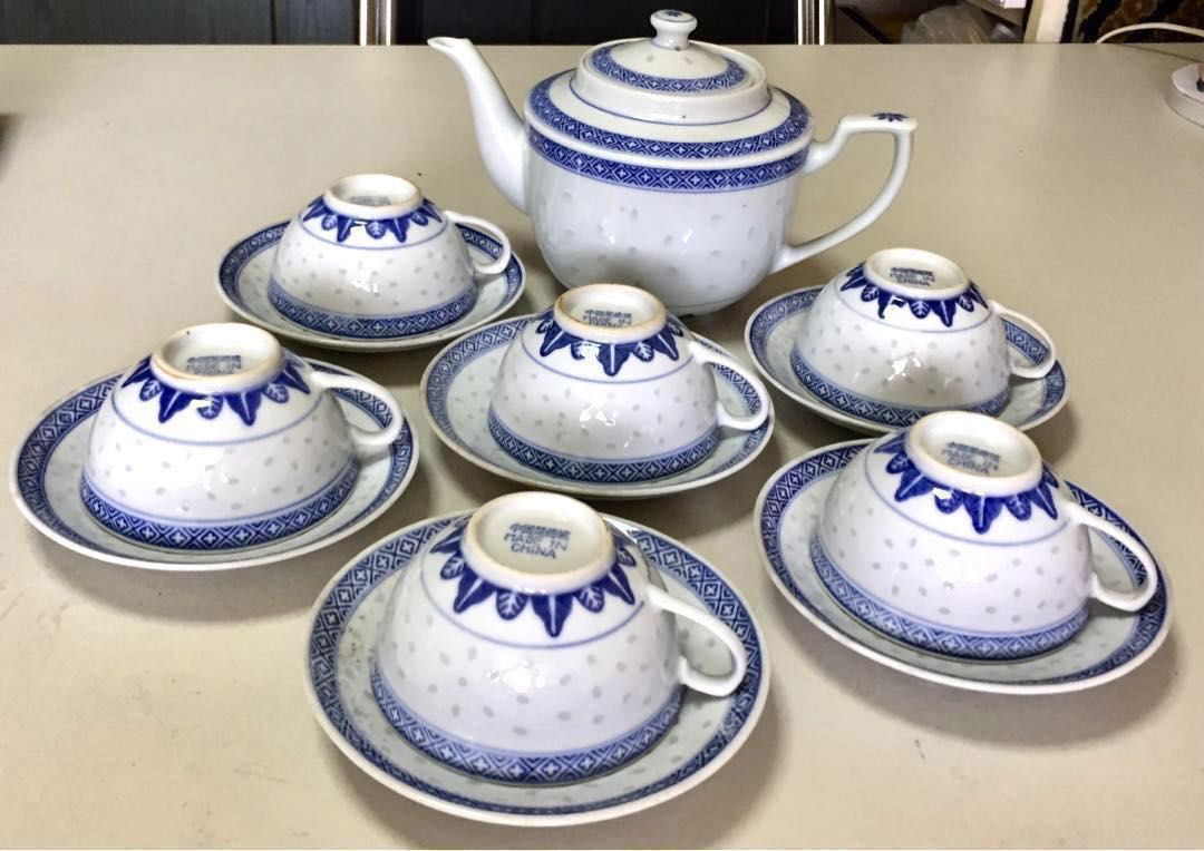 Vintage Chinese Rice Grain Flower design Blue and White Porcelain ...