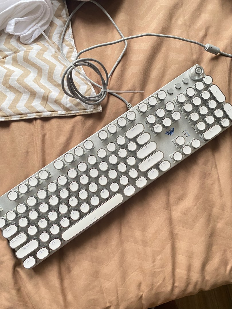 AULA MECHANICAL KEYBOARD Circle keycaps Blue switch, Computers & Tech ...