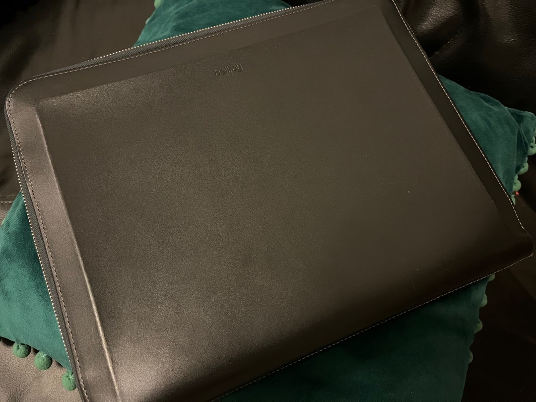 Bellroy Tech Folio (Black), Luxury, Bags & Wallets on Carousell