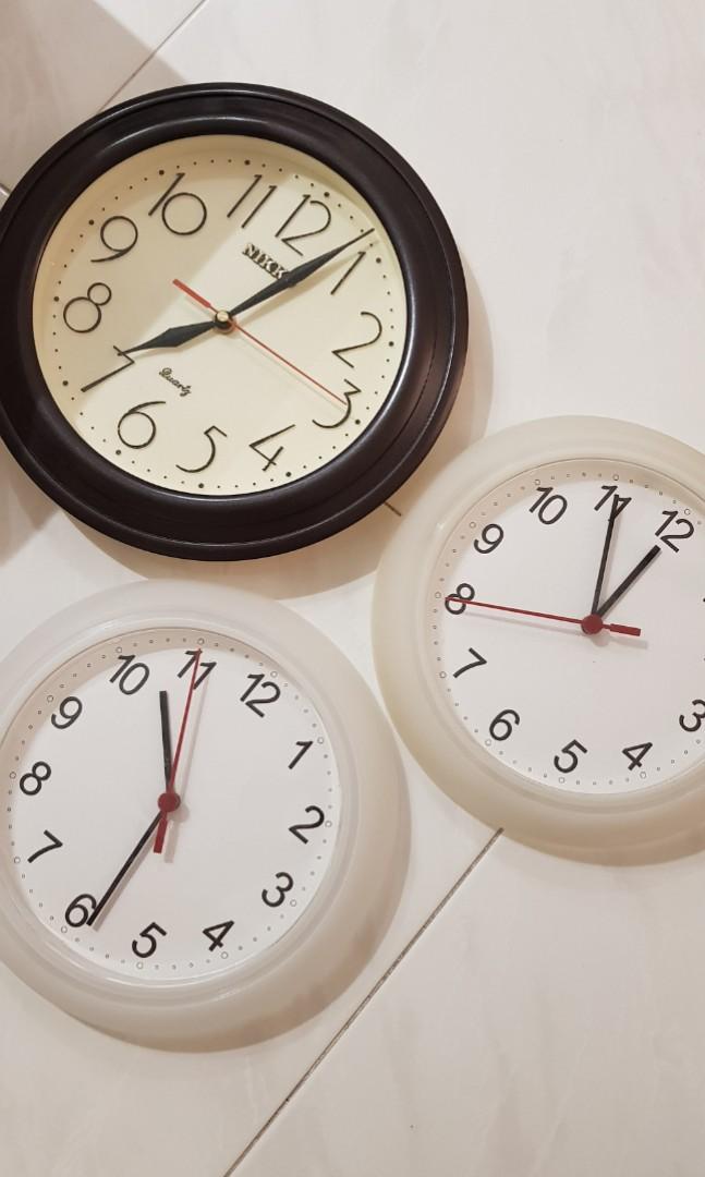 Clocks, Furniture & Home Living, Home Decor, Clocks on Carousell