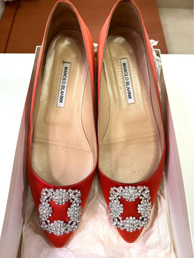 Manolo Blanik Hangisi Flat, Luxury, Sneakers & Footwear on Carousell