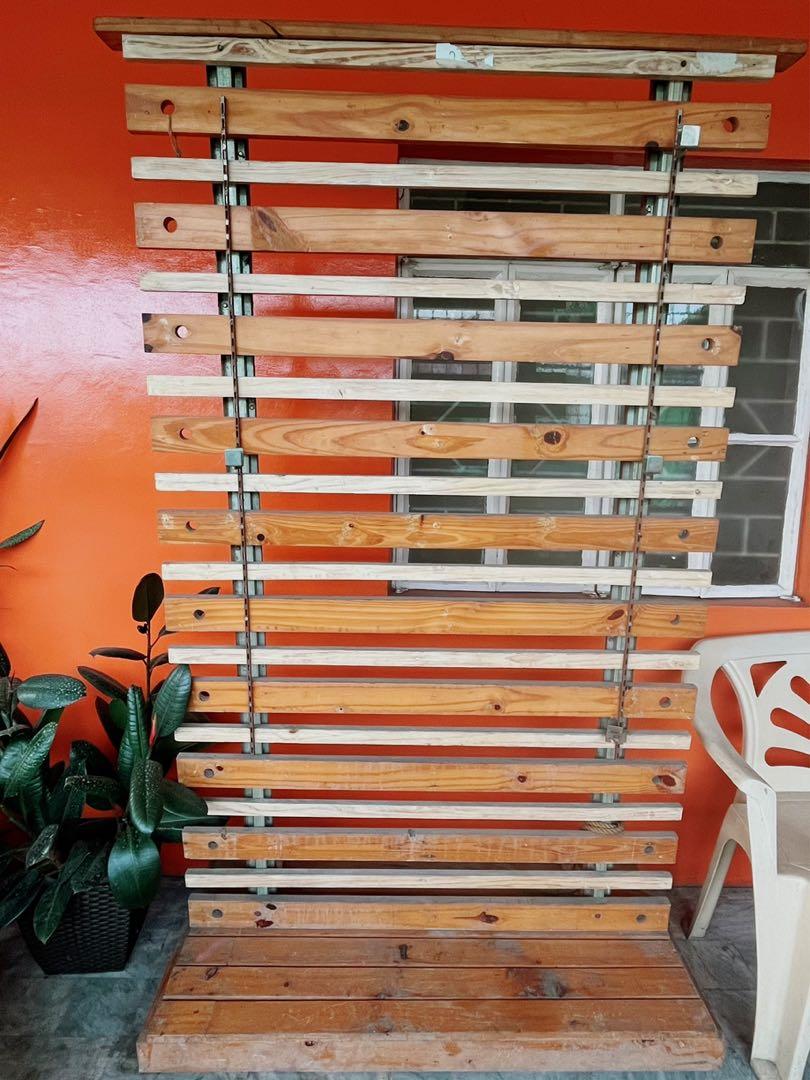 Palochina / wood planks clothing rack / backdrop with pulley, Furniture ...