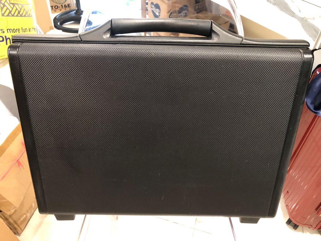 Samsonite Briefcase, Men's Fashion, Bags, Briefcases on Carousell