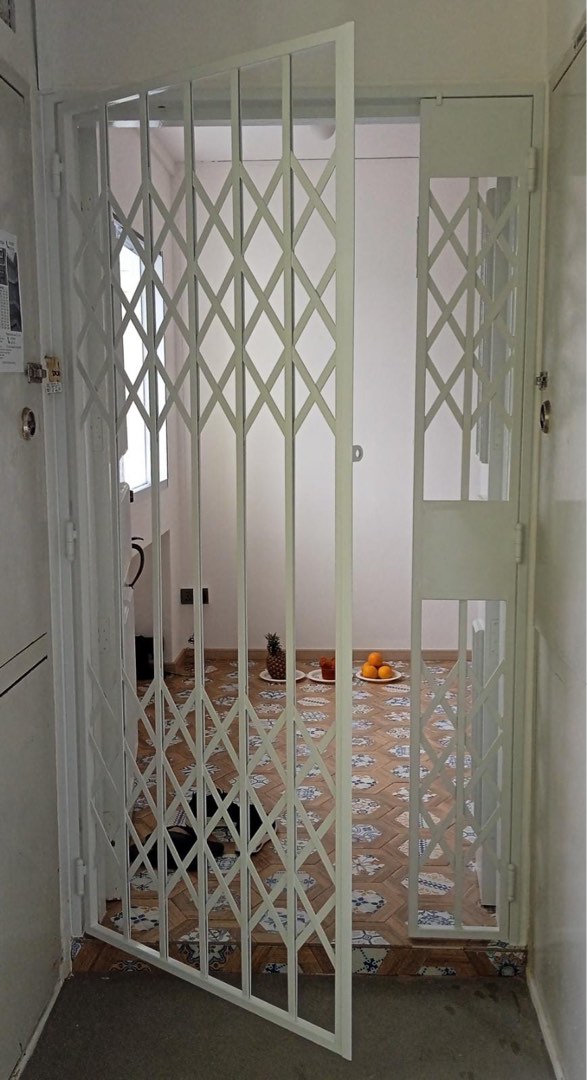 Scissors Gate 3x7ft, Babies & Kids, Baby Nursery & Kids Furniture ...