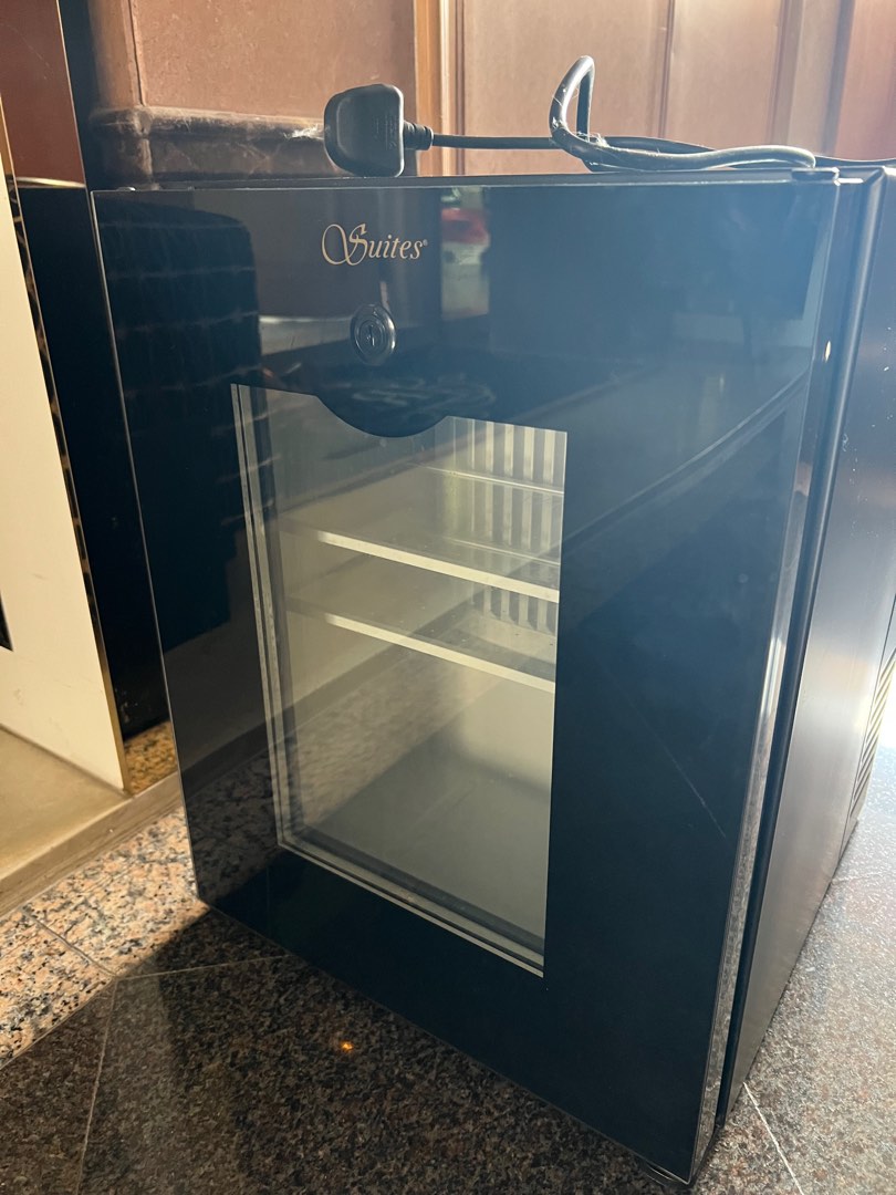 Small Bar Fridge 40l Tv And Home Appliances Kitchen Appliances Refrigerators And Freezers On