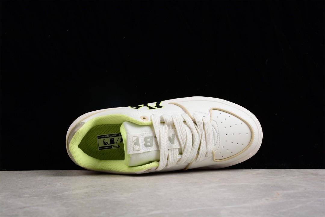 Unisex MLB 'Chunky Liner' Sneakers Beige Yellow, Women's Fashion ...