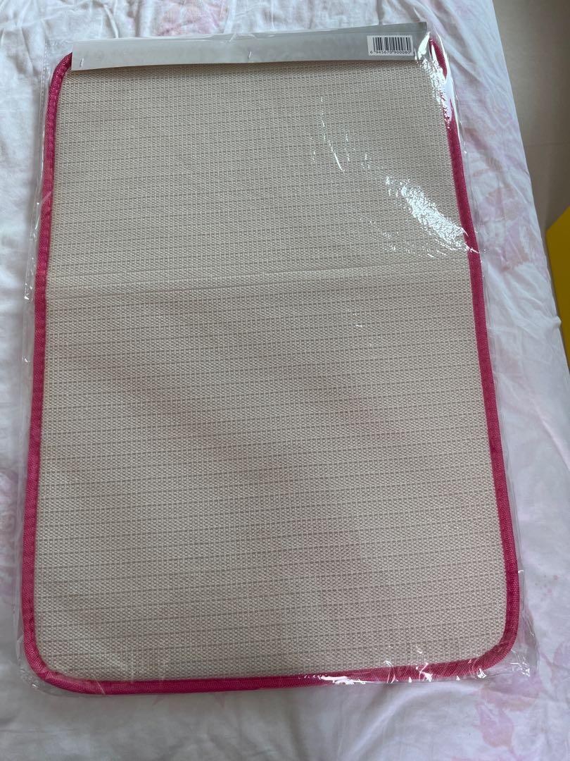 Vacate Maggi cal floor mat, Everything Else on Carousell