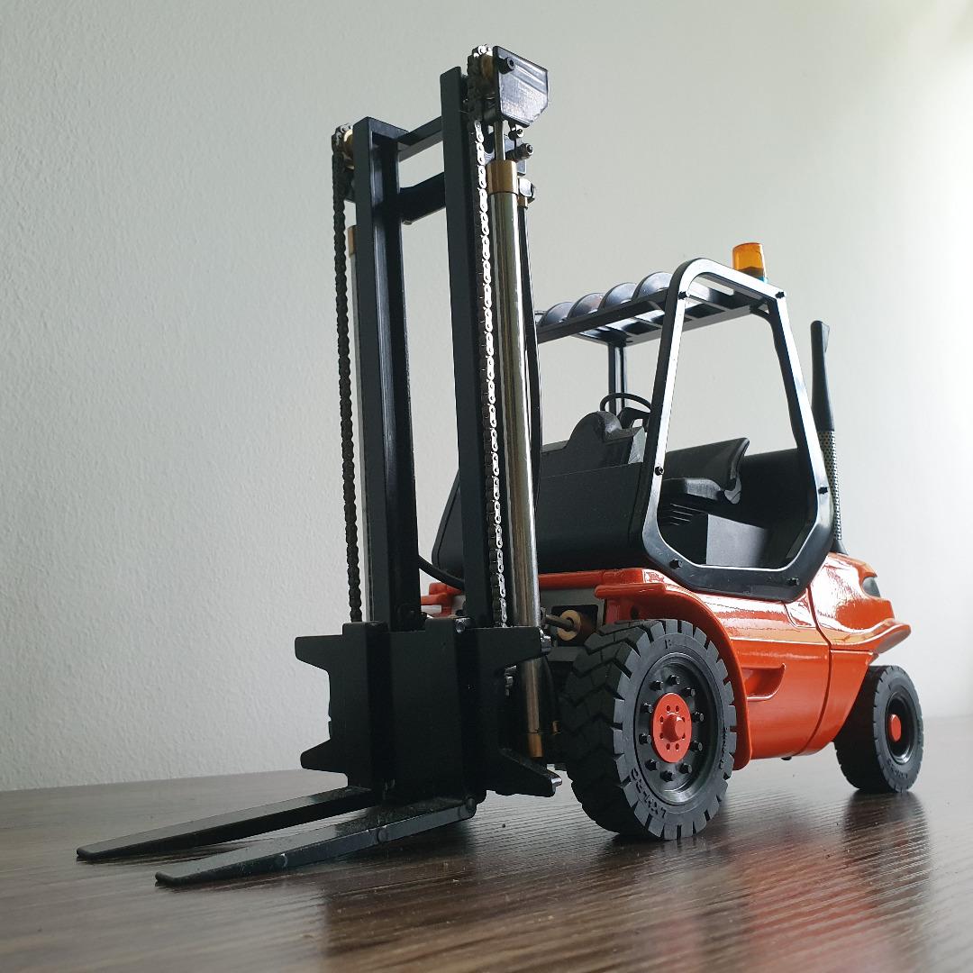 1/14 RC Hydraulic Forklift Truck, Hobbies & Toys, Toys & Games on Carousell