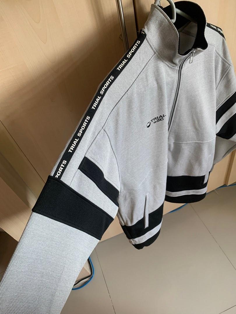 asics windbraker, Men's Fashion, Coats, Jackets and Outerwear on Carousell