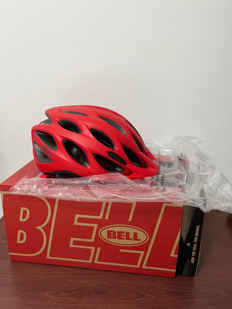 Brand new Bell tracker helmet, Sports Equipment, Bicycles & Parts, Parts & Accessories on Carousell