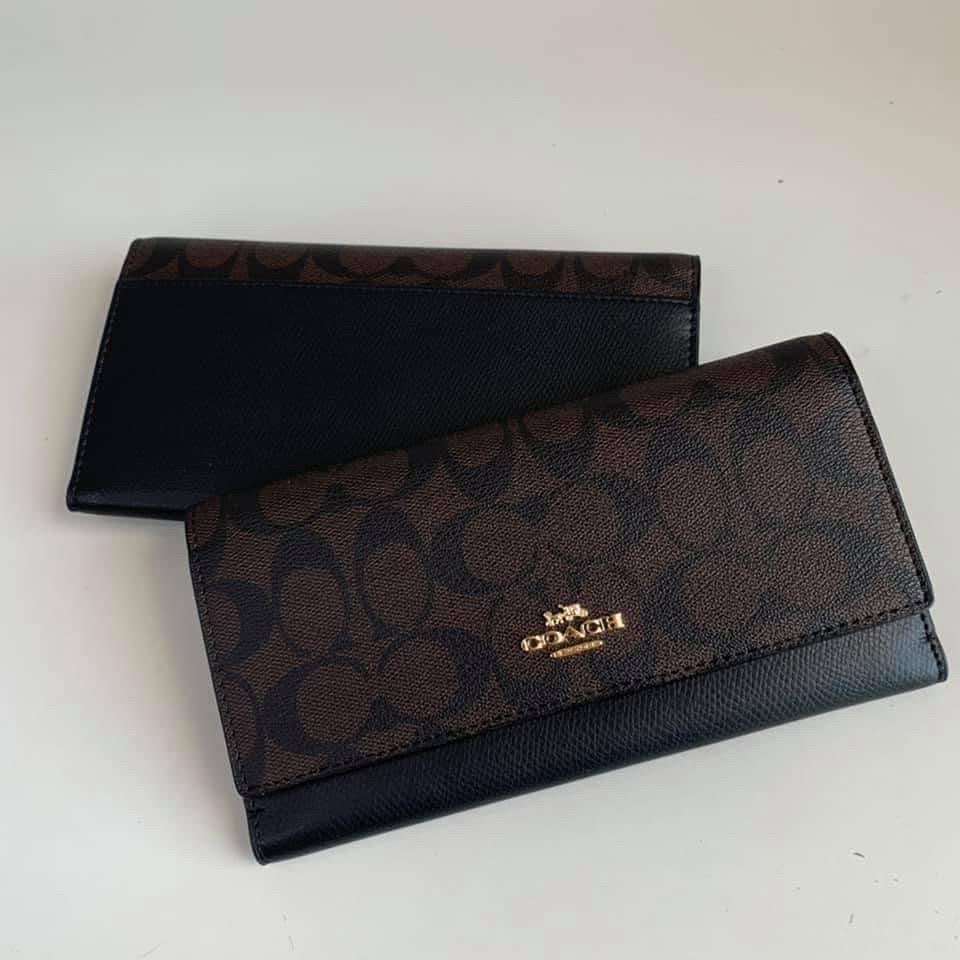 Coach Trifold Wallet in Signature Canvas (coffee), Women's Fashion ...