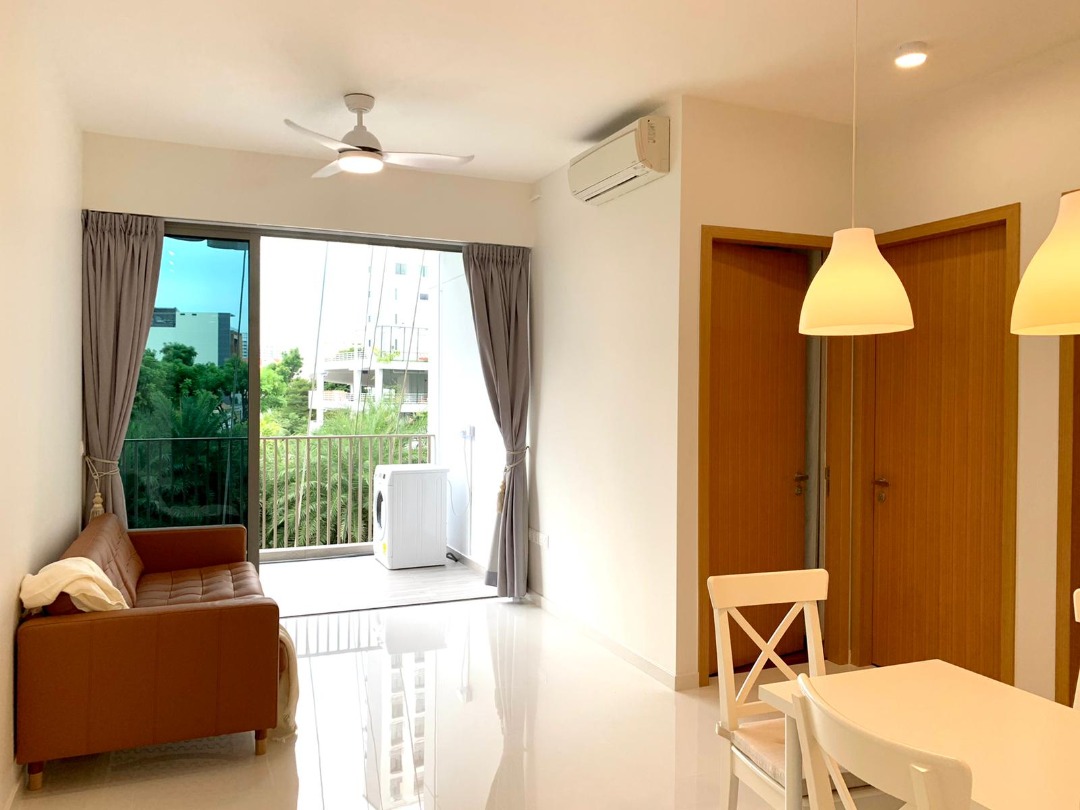 Convenient Renovated Common Bedroom For Rental, 3 Mins Walk To Aljunied ...