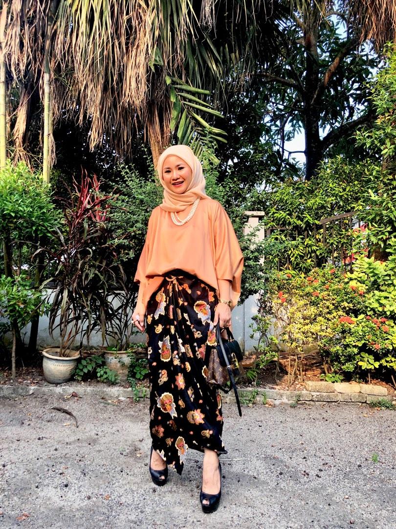 Custom made Indonesian Batik, Women's Fashion, Muslimah Fashion, Baju ...