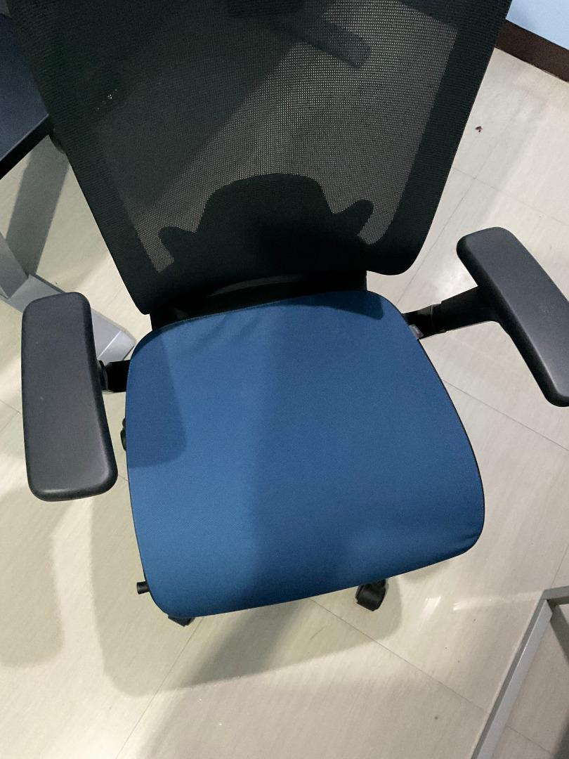 Ergonomic Office Chair Fursys/Sidiz T50, Furniture & Home Living ...