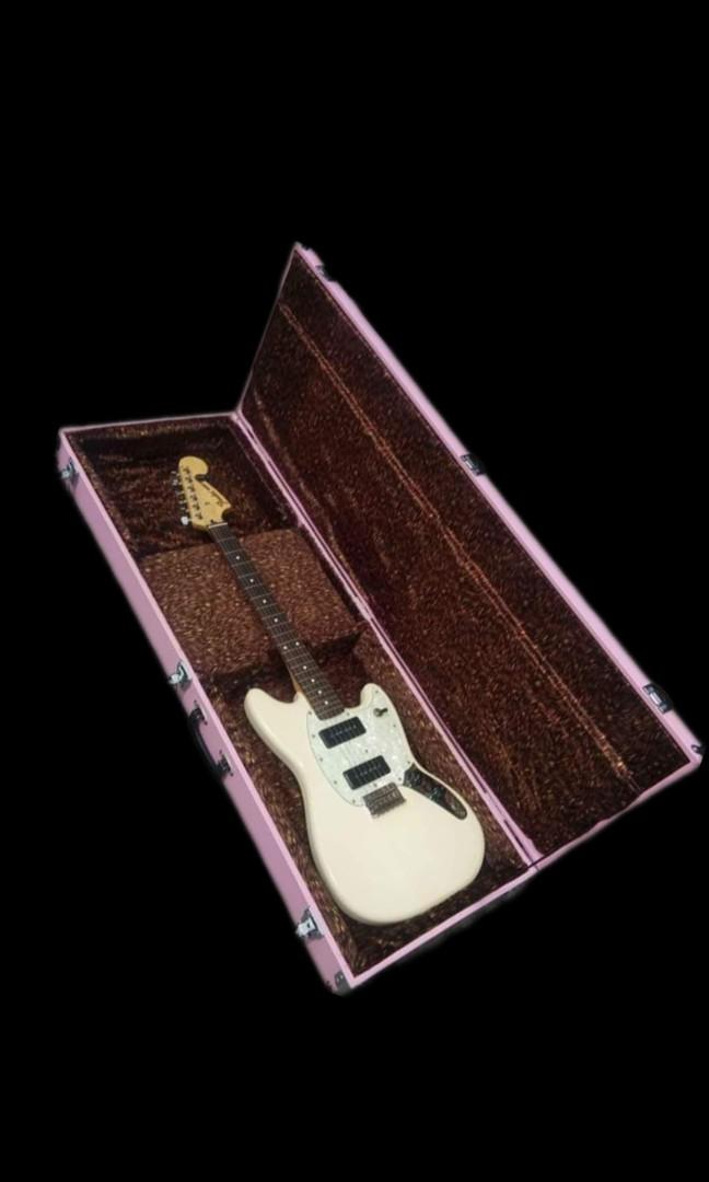Fender Mustang Mexico, Hobbies & Toys, Music & Media, Musical Instruments on Carousell