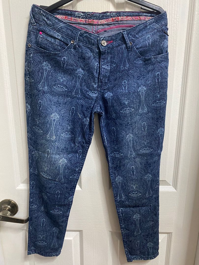 Fresh gear pants, Women's Fashion, Bottoms, Jeans on Carousell
