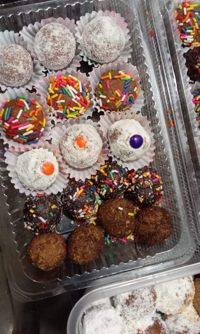 Graham balls and Cream-O balls, Food & Drinks, Homemade Bakes on Carousell