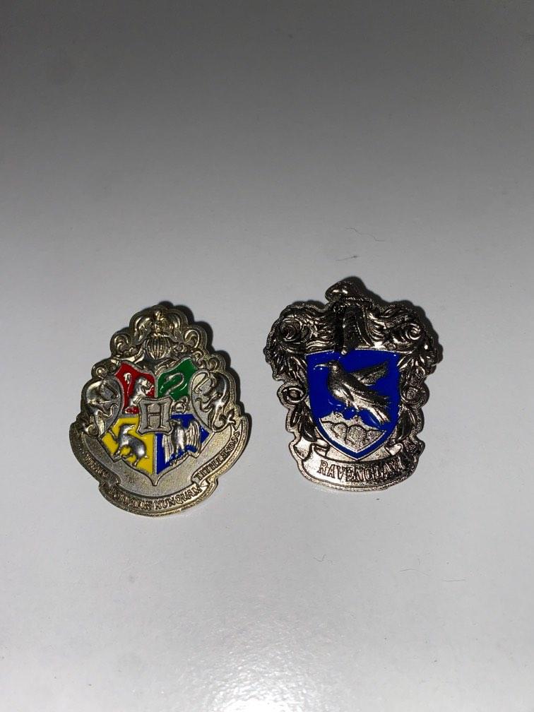 Hogwarts Pin, Hobbies & Toys, Memorabilia & Collectibles, Fan ...