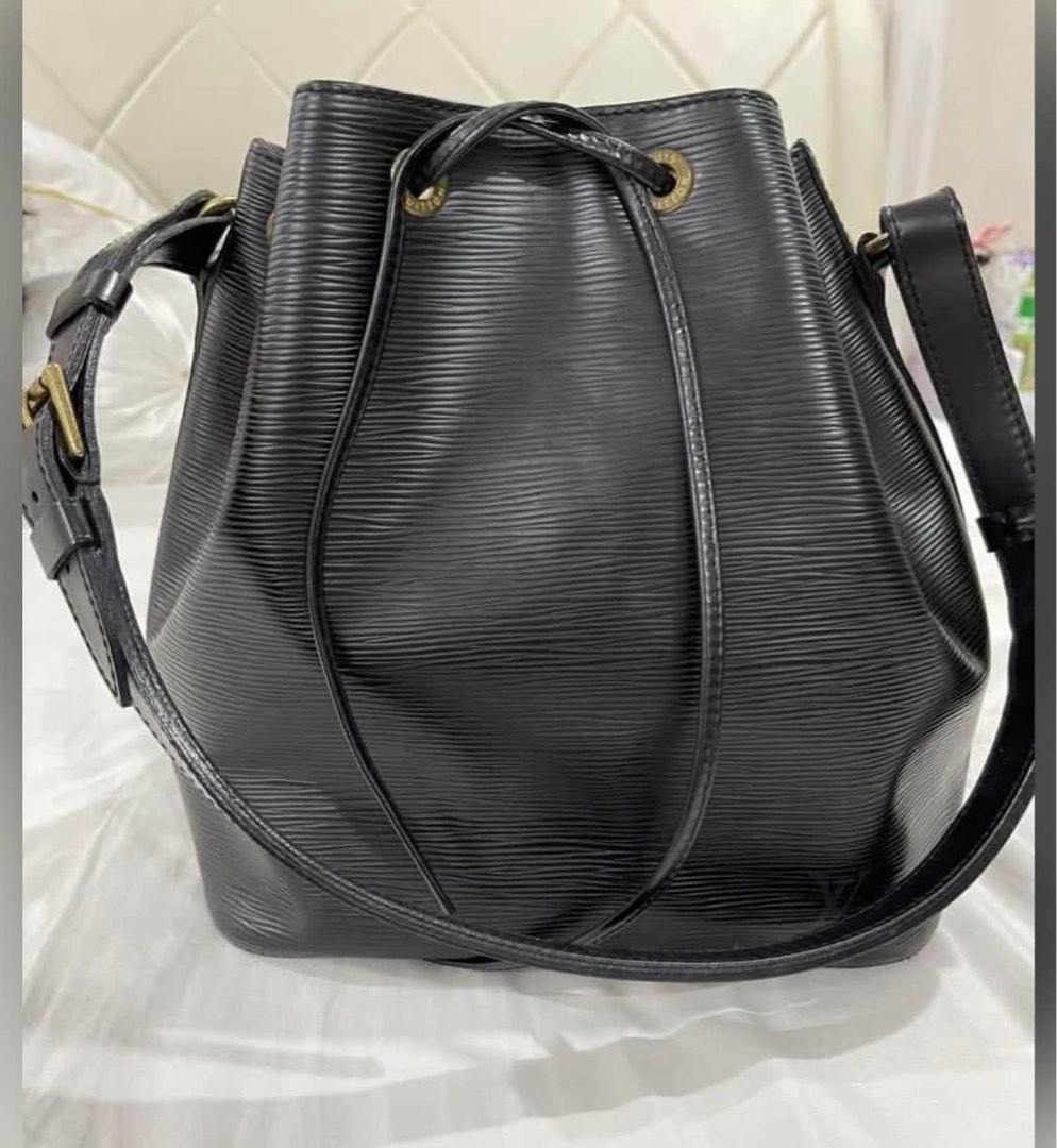LV Neo Petite Bucket Black Pre-Loved, Women's Fashion, Bags & Wallets ...