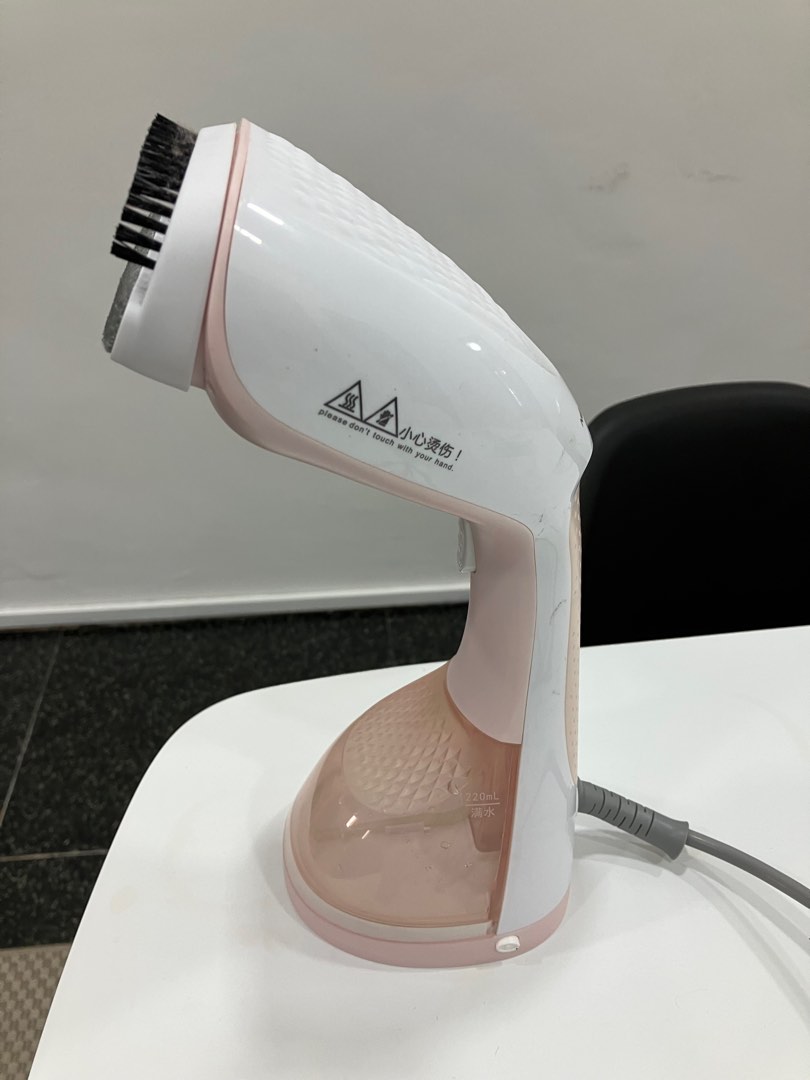 Montaus handy steam iron, Furniture & Home Living, Cleaning & Homecare ...