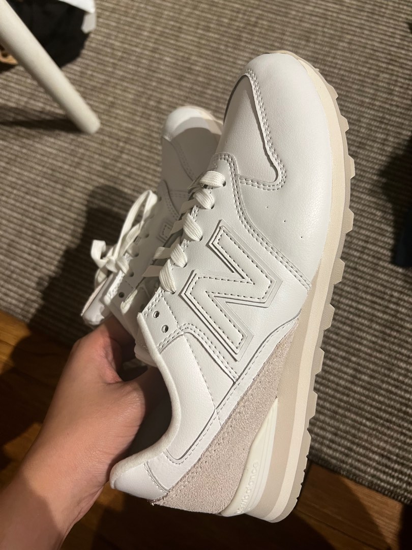 New Balance 996 White, Women's Fashion, Footwear, Sneakers on Carousell