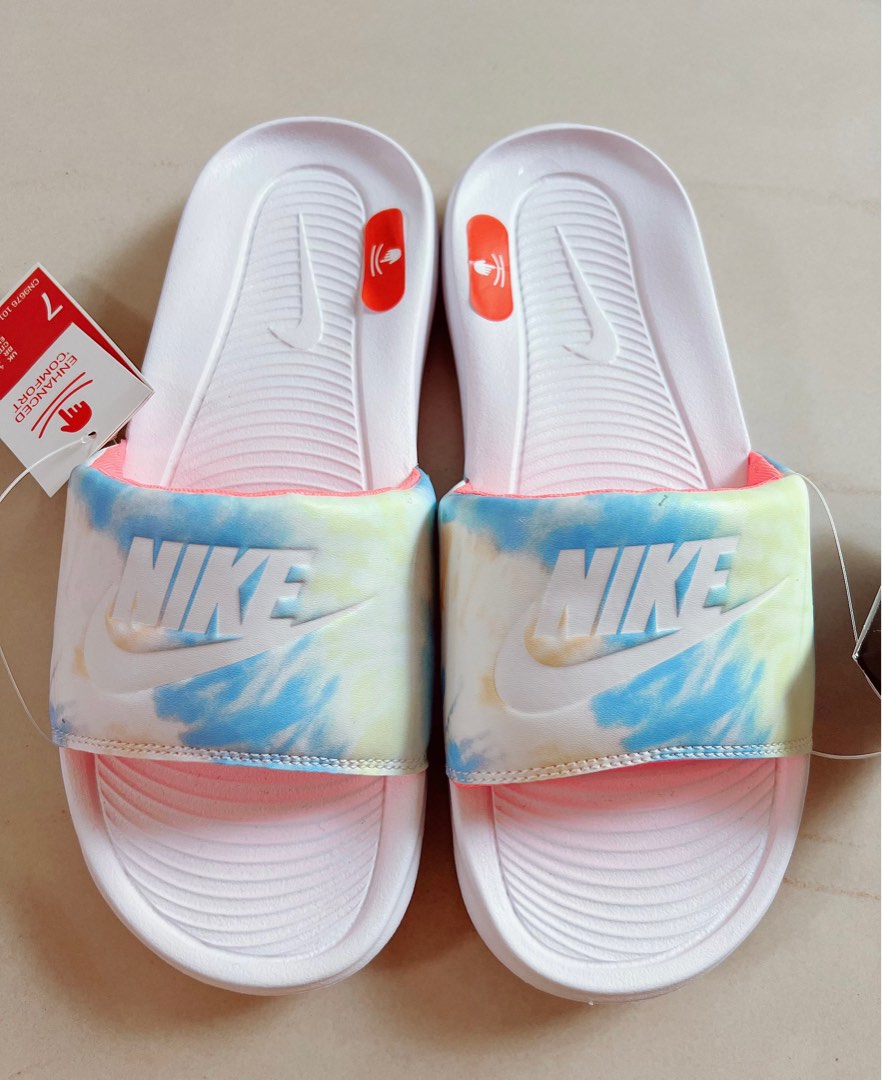 Nike Slippers, Women's Fashion, Footwear, Sandals on Carousell