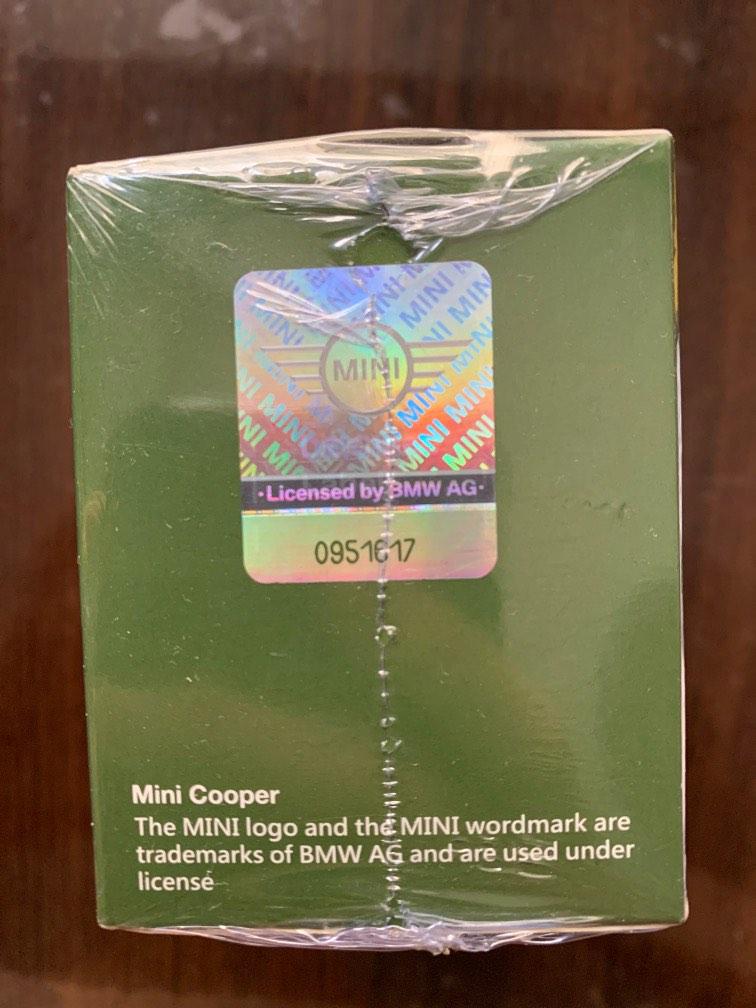 Pantone Pine Green Mini, 興趣及遊戲, 玩具 & 遊戲類 - Carousell