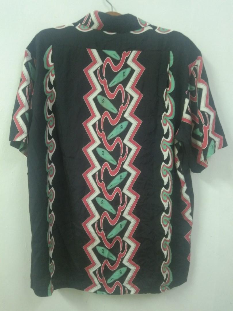 PIKO ALOHA CORAK BATIK, Men's Fashion, Activewear on Carousell