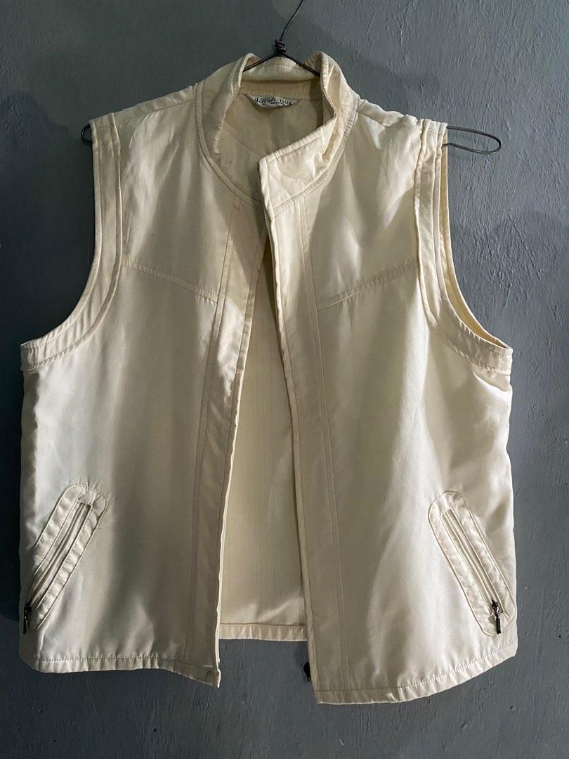 Rompi vest cream, Fesyen Pria, Pakaian , Baju Luaran di Carousell