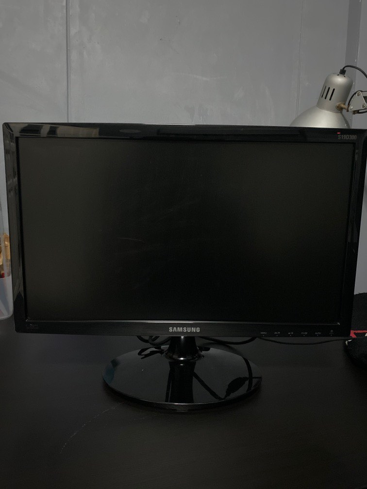 Samsung 18inch monitor, Computers & Tech, Desktops on Carousell