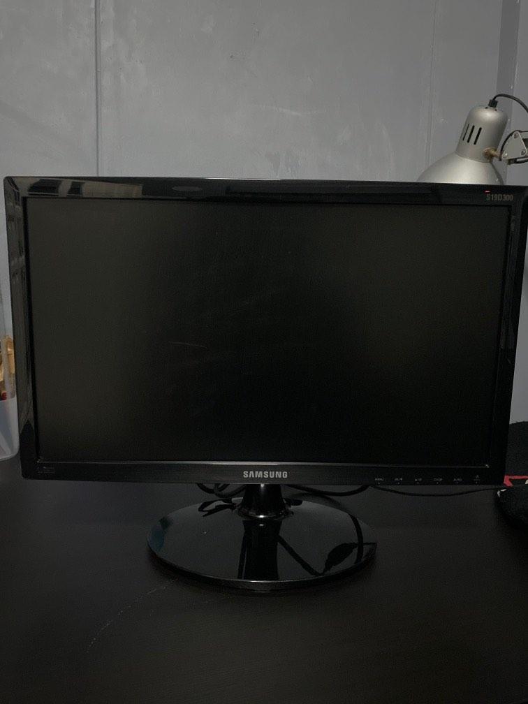 Samsung 18inch monitor, Computers & Tech, Desktops on Carousell